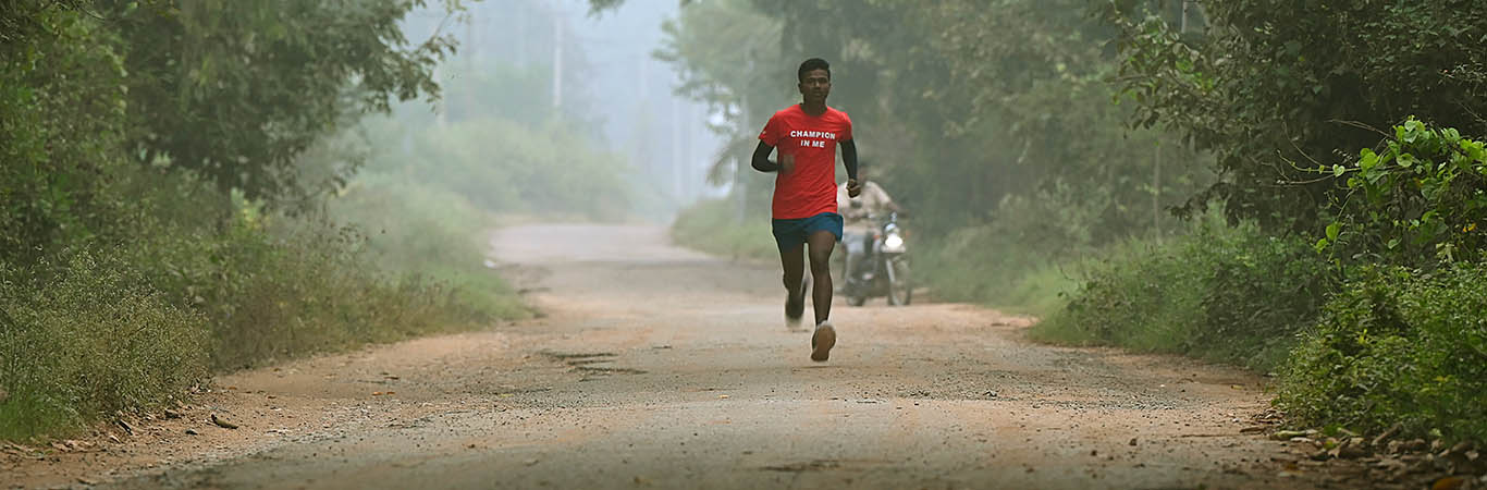 Meet Sanjay, a champion who outruns HIV every day - Happiest Health